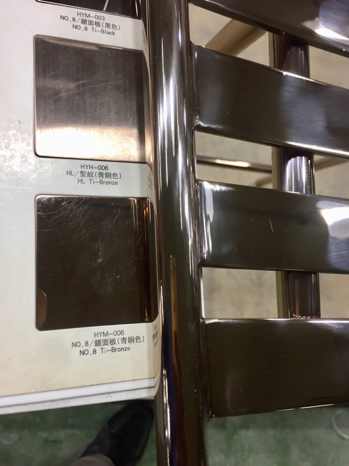 khung inox mạ màu bronze